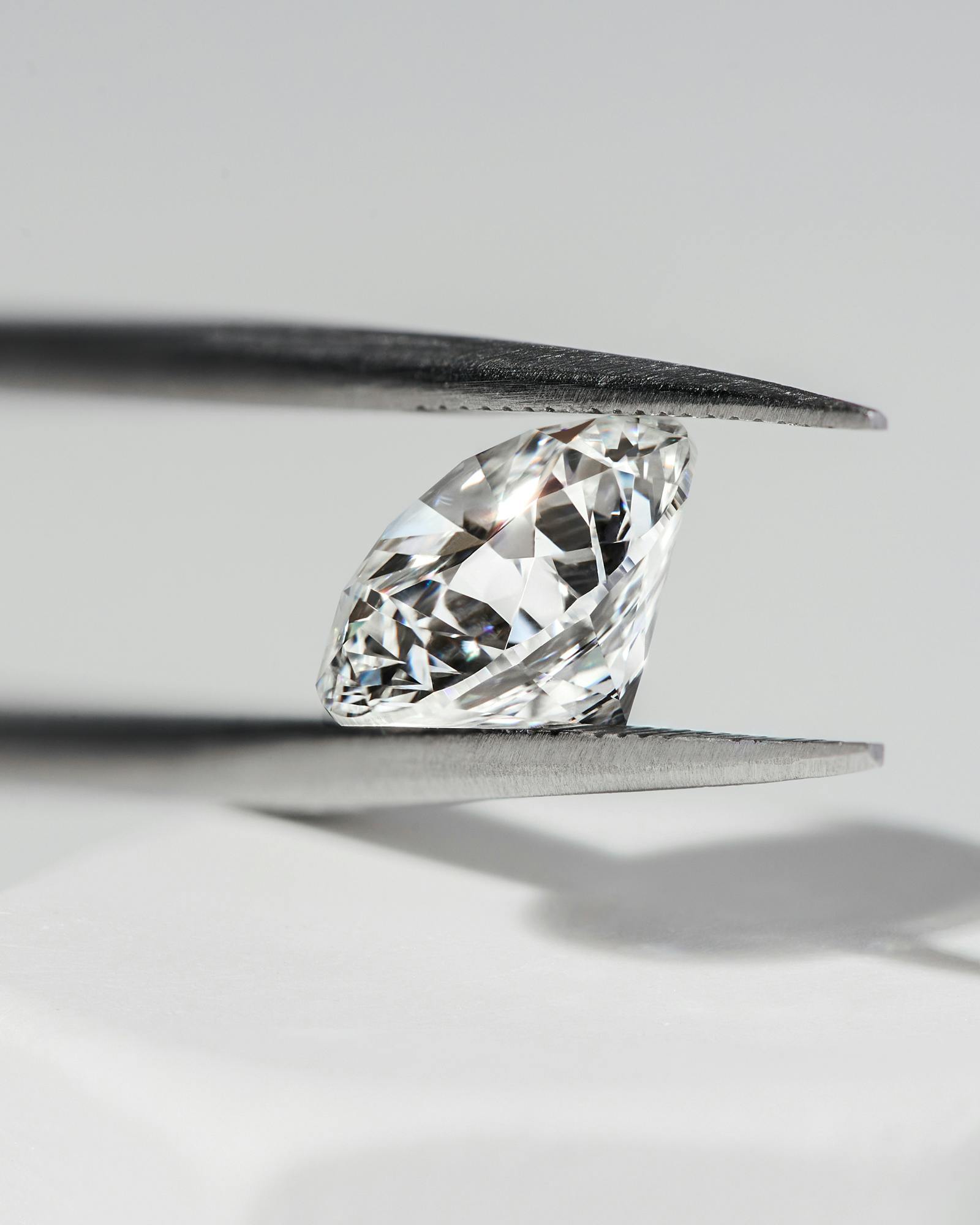 Diamond Colour Chart and Grades