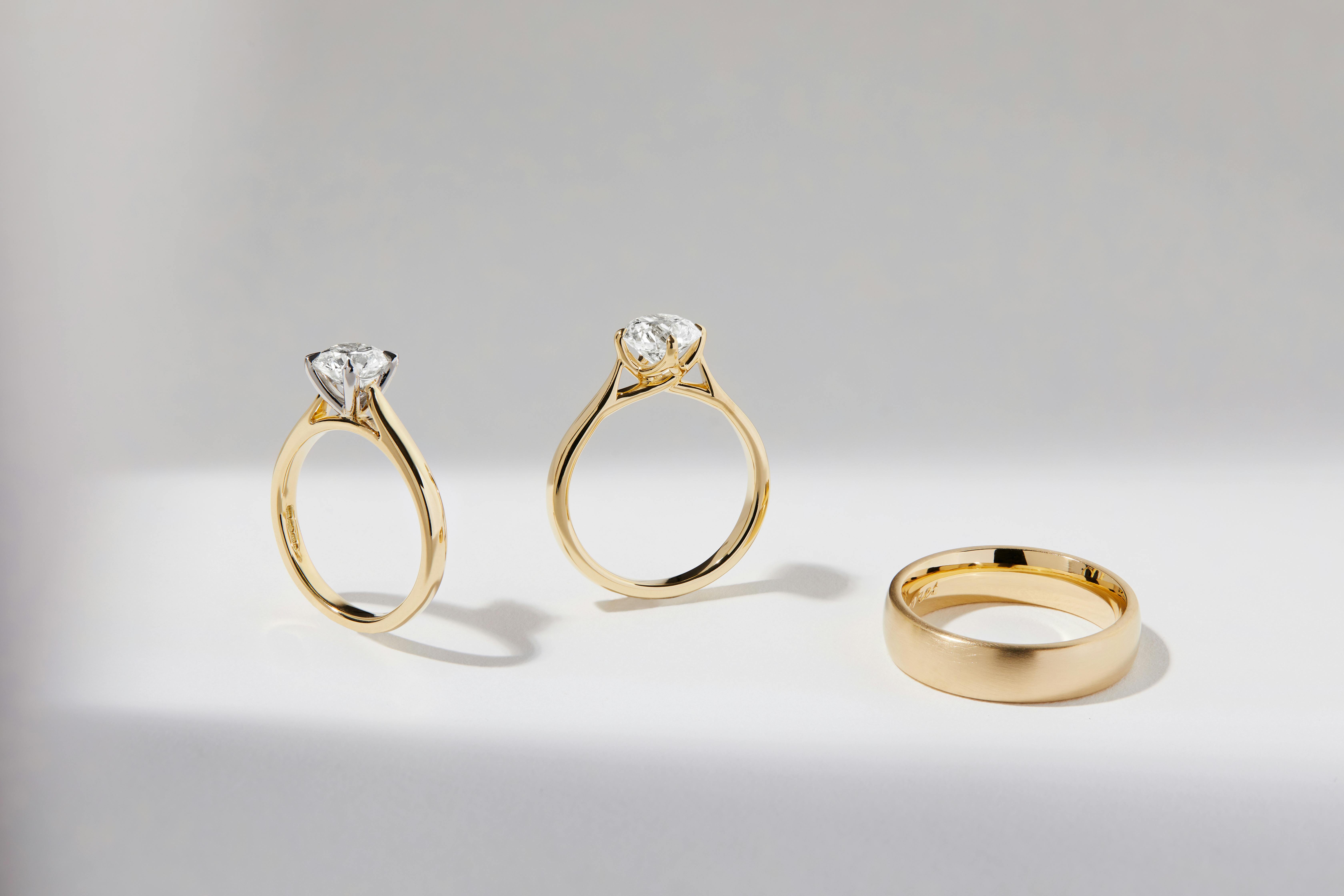 Engagement Ring vs Wedding Ring Differences